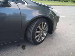 Grey Toyota Avensis 2014 in Ukmerge, with an engine capacity of 2.20 L and mileage of 219 thousand km for 5600 €, photo 10 on AUTOMOTO.COM.LV