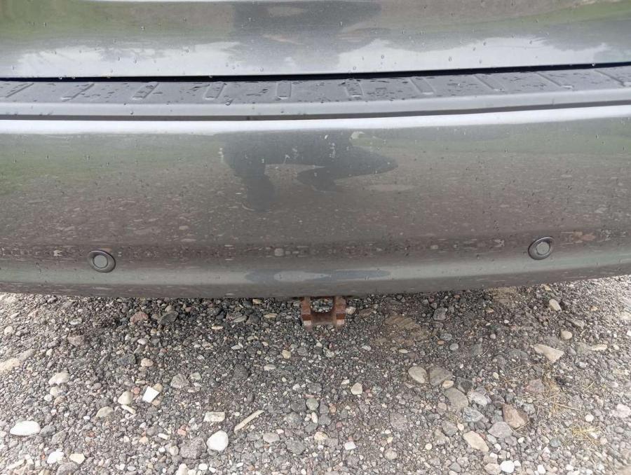 Grey Toyota Avensis 2014 in Ukmerge, with an engine capacity of 2.20 L and mileage of 219 thousand km for 5600 €, photo 13 on AUTOMOTO.COM.LV