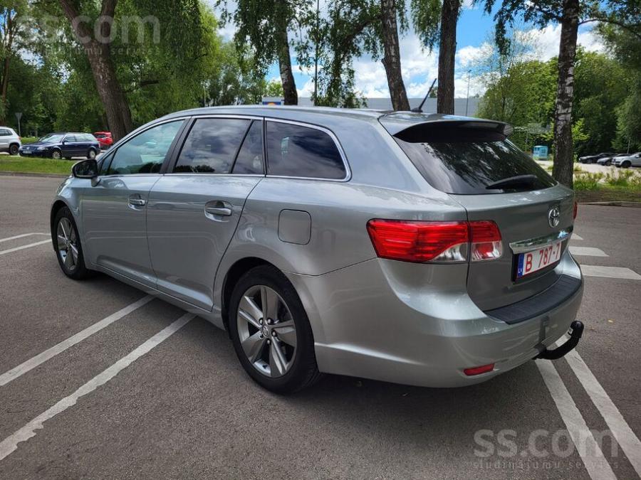Pelēks Toyota Avensis 2014 Rīga, ar dzinēja tilpumu 2.00 L un nobraukumu 0 tūkst. km par 5950 €, foto 6 vietnē AUTOMOTO.COM.LV