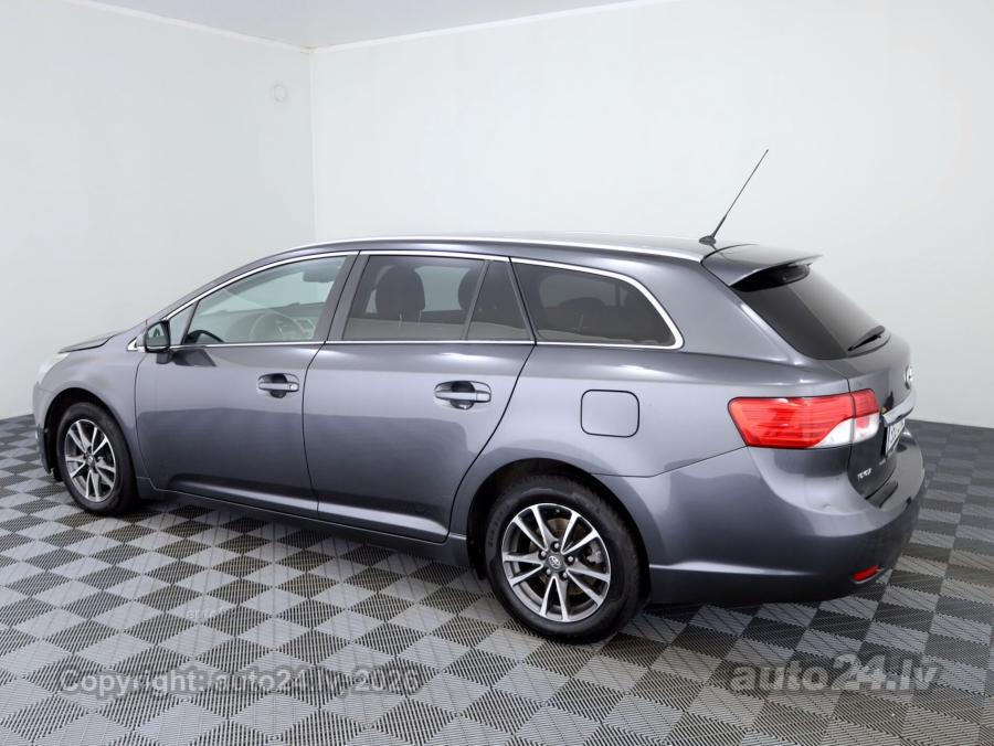 Grey Toyota Avensis 2014 in Tallinn, with an engine capacity of 2.00 L and mileage of 302 thousand km for 3999 €, photo 5 on AUTOMOTO.COM.LV