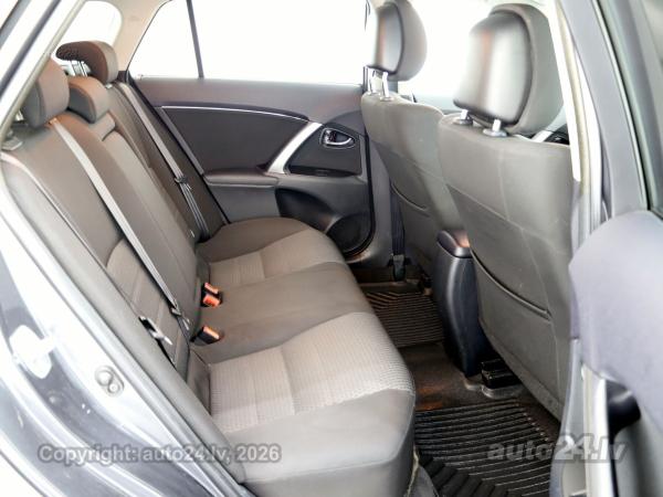 Серый Тойота Авенсис 2014 в Таллин, объемом двигателя 2.00 л и пробегом 302 тыс. км за 3999 €, фото 8 на AUTOMOTO.COM.LV