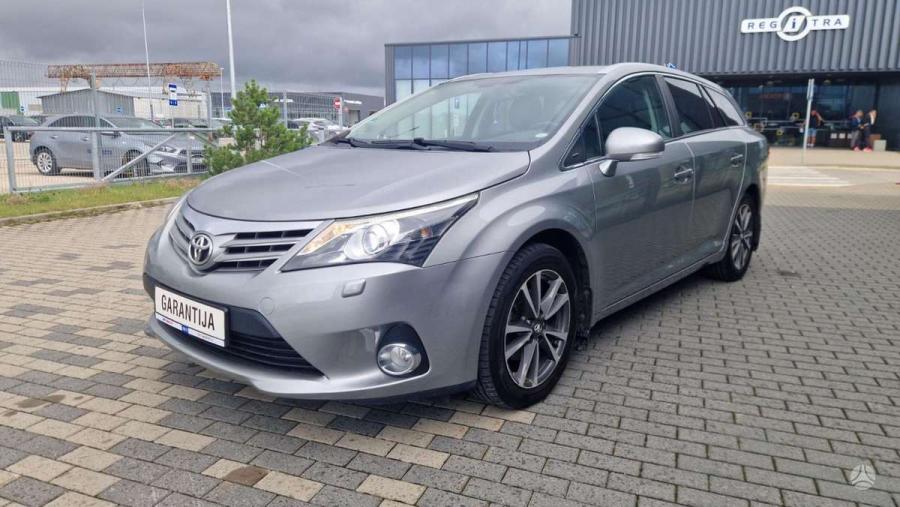 Grey Toyota Avensis 2014 in Siauliai, with an engine capacity of 2.00 L and mileage of 190 thousand km for 6800 €, photo 4 on AUTOMOTO.COM.LV