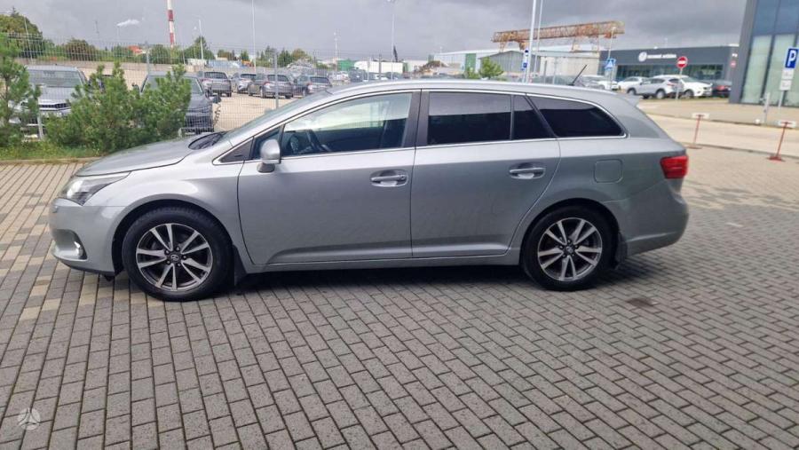 Grey Toyota Avensis 2014 in Siauliai, with an engine capacity of 2.00 L and mileage of 190 thousand km for 6800 €, photo 9 on AUTOMOTO.COM.LV