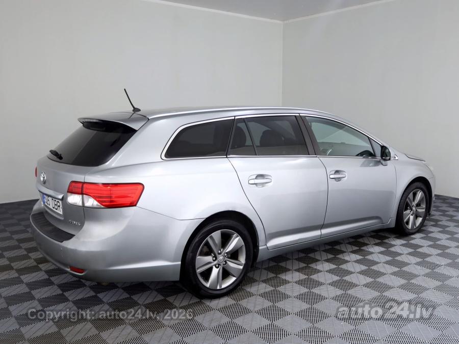 Серый Тойота Авенсис 2014 в Таллин, объемом двигателя 2.20 л и пробегом 289 тыс. км за 3999 €, фото 4 на AUTOMOTO.COM.LV