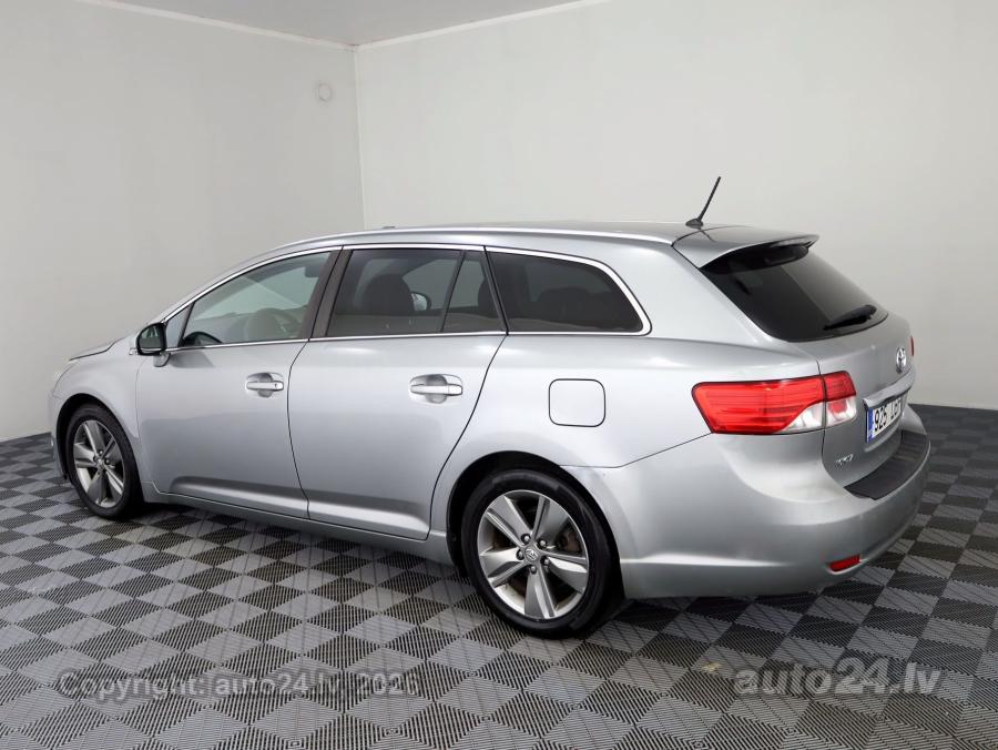 Серый Тойота Авенсис 2014 в Таллин, объемом двигателя 2.20 л и пробегом 289 тыс. км за 3999 €, фото 5 на AUTOMOTO.COM.LV