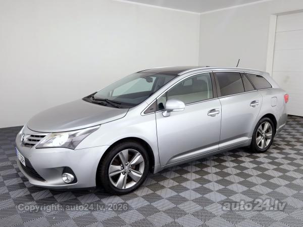 Pelēks Toyota Avensis 2014 Tallina, ar dzinēja tilpumu 2.20 L un nobraukumu 289 tūkst. km par 3999 €, foto 3 vietnē AUTOMOTO.COM.LV