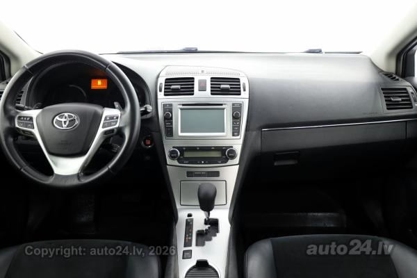 Pelēks Toyota Avensis 2014 Tallina, ar dzinēja tilpumu 2.20 L un nobraukumu 289 tūkst. km par 3999 €, foto 6 vietnē AUTOMOTO.COM.LV