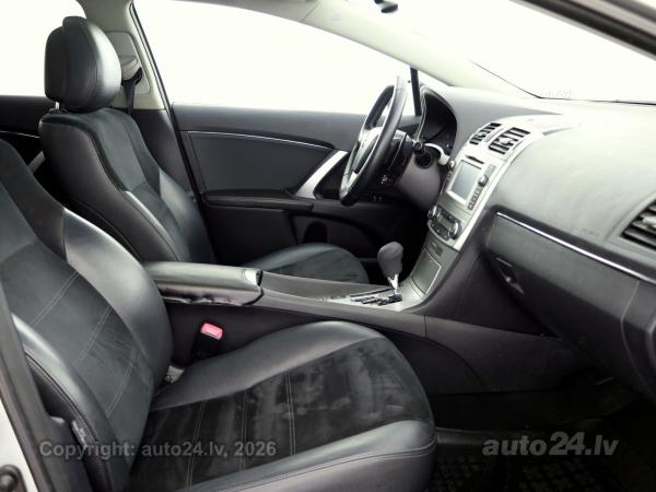 Pelēks Toyota Avensis 2014 Tallina, ar dzinēja tilpumu 2.20 L un nobraukumu 289 tūkst. km par 3999 €, foto 7 vietnē AUTOMOTO.COM.LV