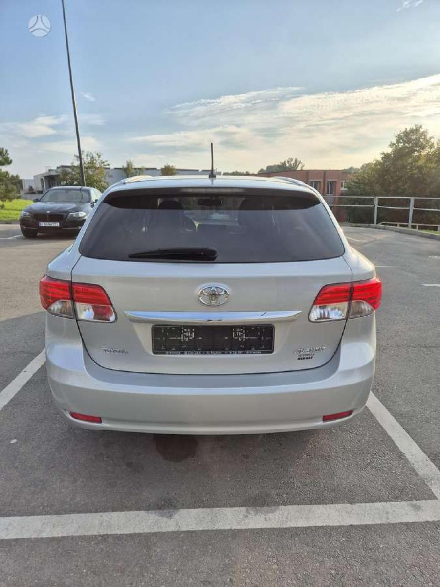 Pelēks Toyota Avensis 2014 Šauļi, ar dzinēja tilpumu 2.23 L un nobraukumu 191 tūkst. km par 5450 €, foto 5 vietnē AUTOMOTO.COM.LV