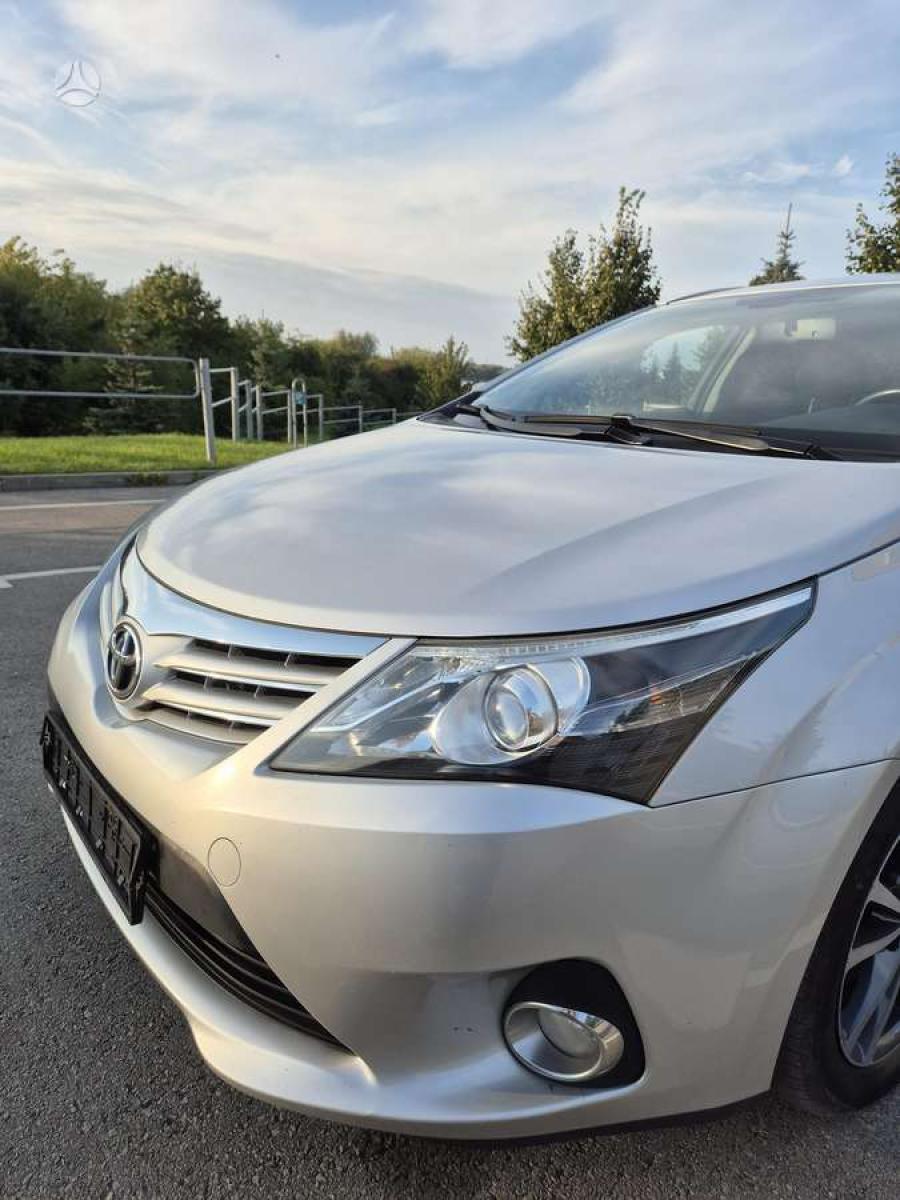 Pelēks Toyota Avensis 2014 Šauļi, ar dzinēja tilpumu 2.23 L un nobraukumu 191 tūkst. km par 5450 €, foto 13 vietnē AUTOMOTO.COM.LV