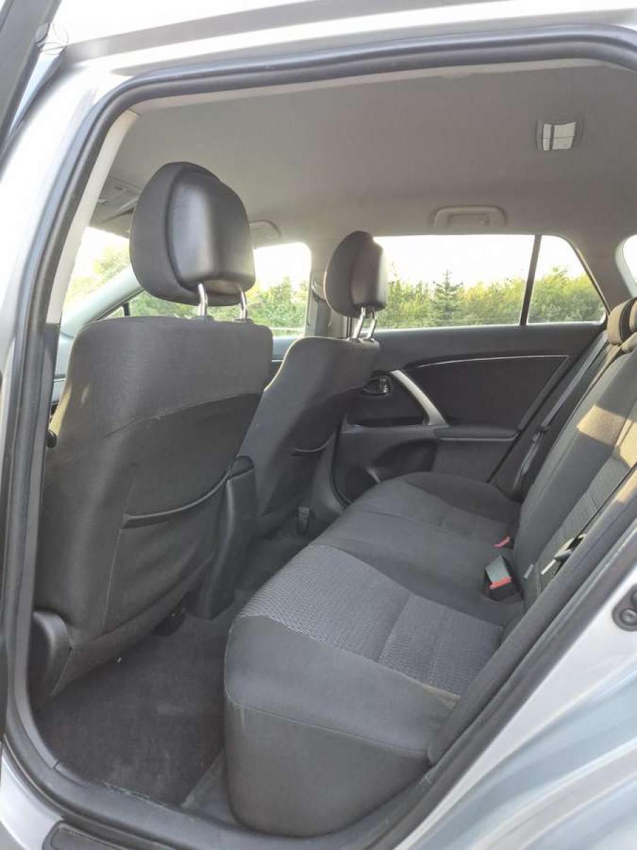 Pelēks Toyota Avensis 2014 Šauļi, ar dzinēja tilpumu 2.23 L un nobraukumu 191 tūkst. km par 5450 €, foto 18 vietnē AUTOMOTO.COM.LV