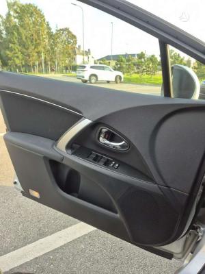 Pelēks Toyota Avensis 2014 Šauļi, ar dzinēja tilpumu 2.23 L un nobraukumu 191 tūkst. km par 5450 €, foto 21 vietnē AUTOMOTO.COM.LV