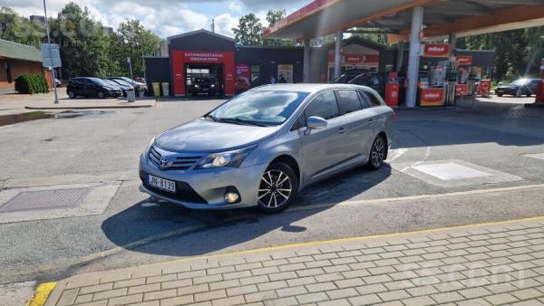 Grey Toyota Avensis 2014 in Riga, with an engine capacity of 1.80 L and mileage of 340 thousand km for 7200 €, photo 1 on AUTOMOTO.COM.LV