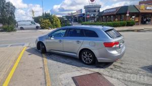 Pelēks Toyota Avensis 2014 Rīga, ar dzinēja tilpumu 1.80 L un nobraukumu 340 tūkst. km par 7200 €, foto 3 vietnē AUTOMOTO.COM.LV