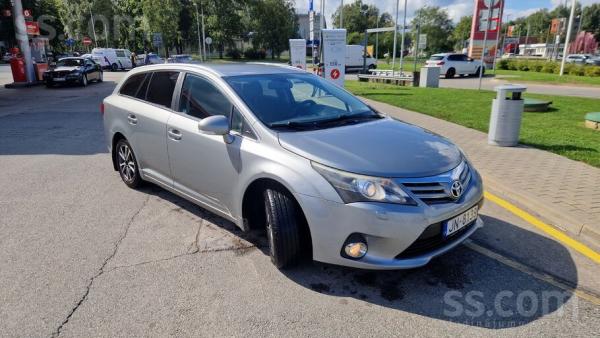 Grey Toyota Avensis 2014 in Riga, with an engine capacity of 1.80 L and mileage of 340 thousand km for 7200 €, photo 5 on AUTOMOTO.COM.LV