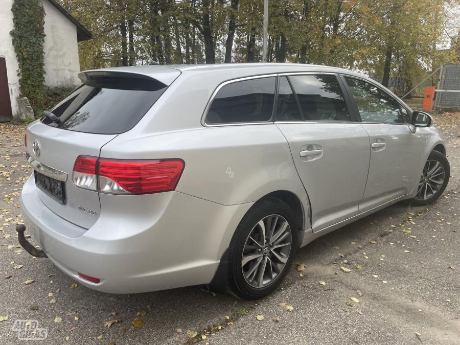 Pelēks Toyota Avensis 2014 Šakiai, ar dzinēja tilpumu 2.00 L un nobraukumu 313 tūkst. km par 3999 €, foto 7 vietnē AUTOMOTO.COM.LV