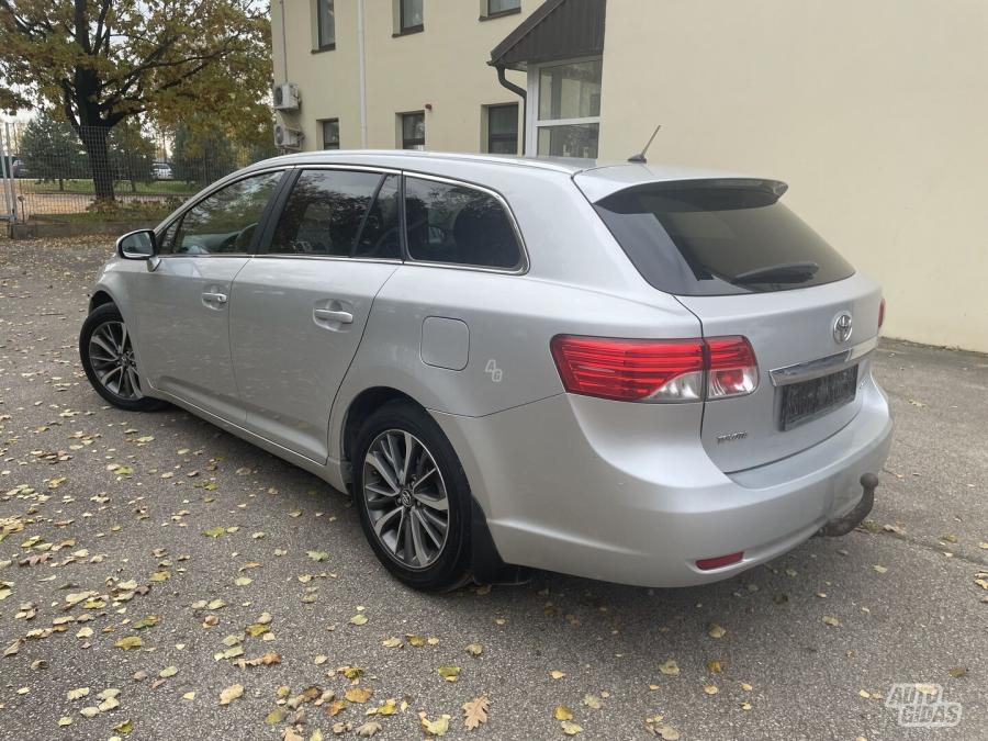 Pelēks Toyota Avensis 2014 Šakiai, ar dzinēja tilpumu 2.00 L un nobraukumu 313 tūkst. km par 3999 €, foto 13 vietnē AUTOMOTO.COM.LV