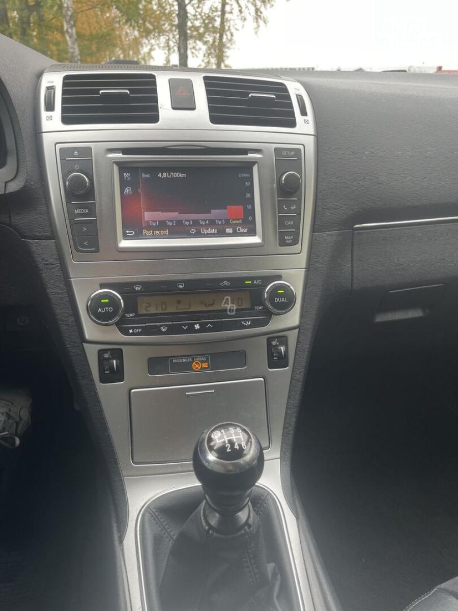 Pelēks Toyota Avensis 2014 Šakiai, ar dzinēja tilpumu 2.00 L un nobraukumu 313 tūkst. km par 3999 €, foto 22 vietnē AUTOMOTO.COM.LV