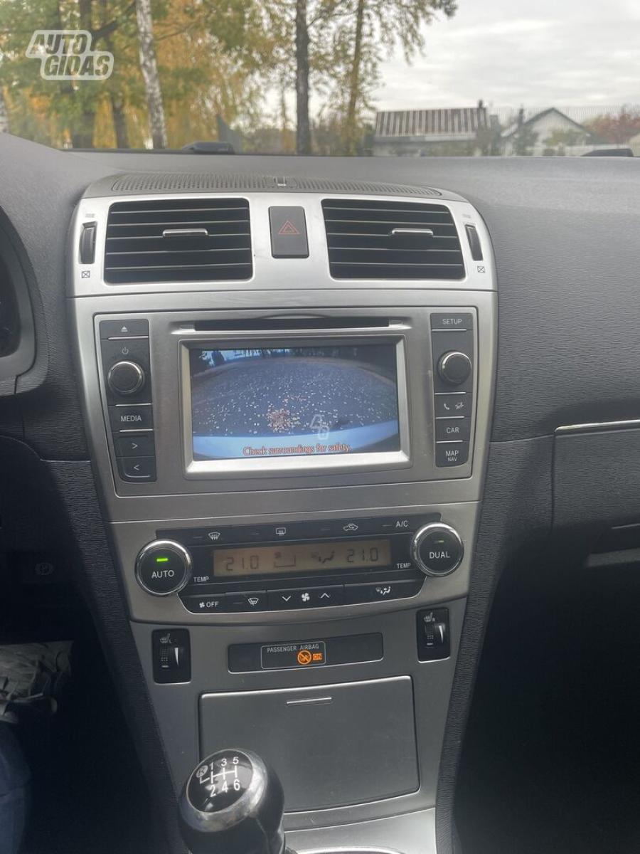 Pelēks Toyota Avensis 2014 Šakiai, ar dzinēja tilpumu 2.00 L un nobraukumu 313 tūkst. km par 3999 €, foto 23 vietnē AUTOMOTO.COM.LV
