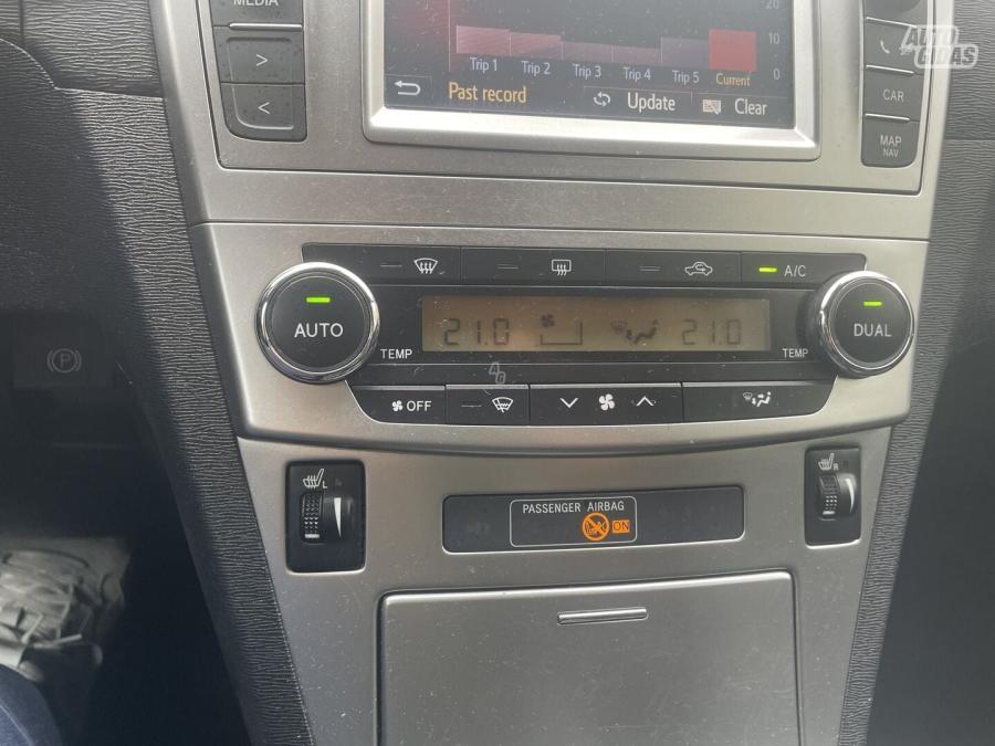 Pelēks Toyota Avensis 2014 Šakiai, ar dzinēja tilpumu 2.00 L un nobraukumu 313 tūkst. km par 3999 €, foto 25 vietnē AUTOMOTO.COM.LV