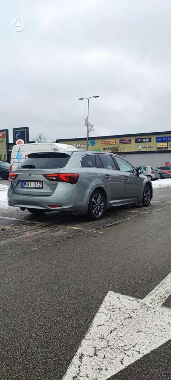 Pelēks Toyota Avensis 2015 Viļņa, ar dzinēja tilpumu 2.00 L un nobraukumu 130 tūkst. km par 7900 €, foto 1 vietnē AUTOMOTO.COM.LV
