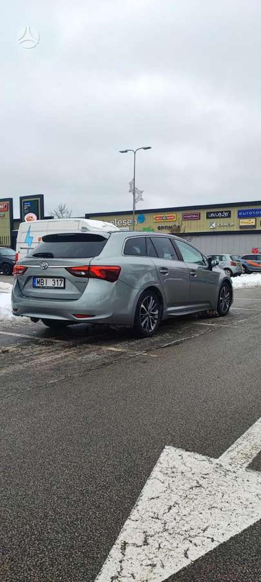 Pelēks Toyota Avensis 2015 Viļņa, ar dzinēja tilpumu 2.00 L un nobraukumu 130 tūkst. km par 7900 €, foto 1 vietnē AUTOMOTO.COM.LV