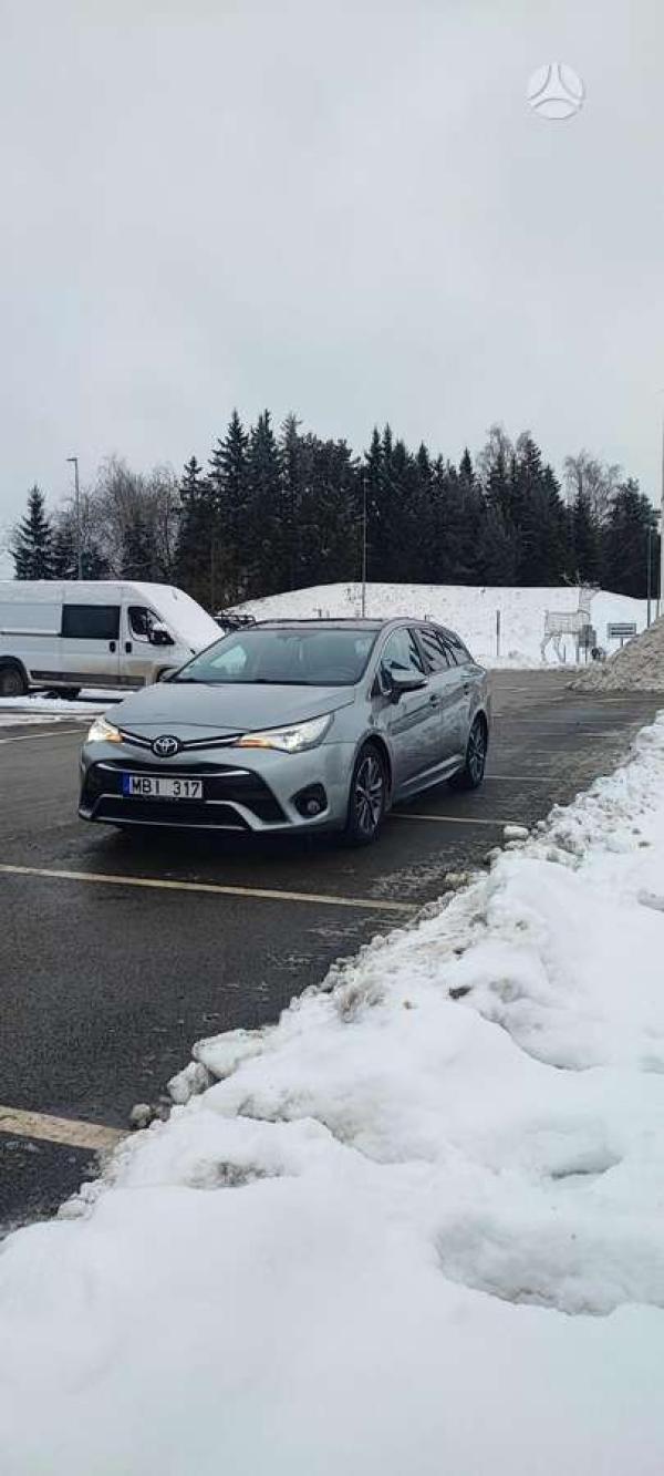 Pelēks Toyota Avensis 2015 Viļņa, ar dzinēja tilpumu 2.00 L un nobraukumu 130 tūkst. km par 7900 €, foto 4 vietnē AUTOMOTO.COM.LV