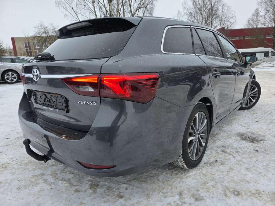 Pelēks Toyota Avensis 2015 Telšiai, ar dzinēja tilpumu 1.60 L un nobraukumu 249 tūkst. km par 7700 €, foto 14 vietnē AUTOMOTO.COM.LV