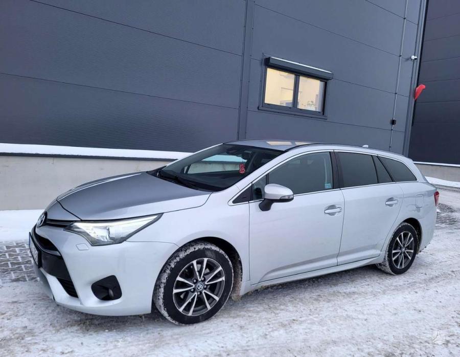 Pelēks Toyota Avensis 2015 Šauļi, ar dzinēja tilpumu 1.80 L un nobraukumu 297 tūkst. km par 7950 €, foto 4 vietnē AUTOMOTO.COM.LV