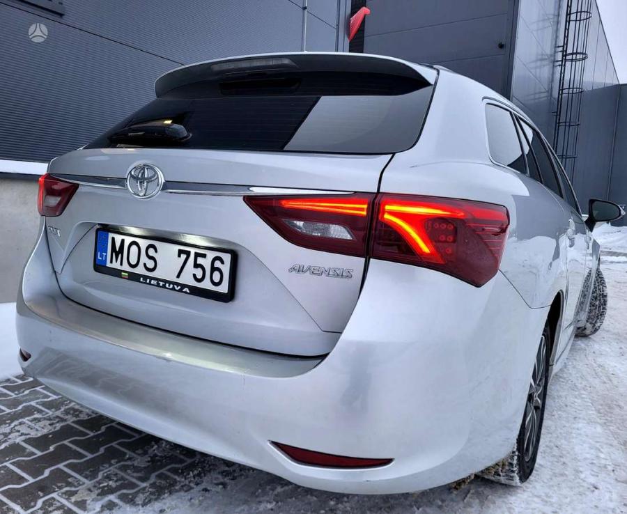 Pelēks Toyota Avensis 2015 Šauļi, ar dzinēja tilpumu 1.80 L un nobraukumu 297 tūkst. km par 7950 €, foto 18 vietnē AUTOMOTO.COM.LV