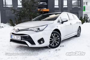 Pelēks Toyota Avensis 2015 Tallina, ar dzinēja tilpumu 1.80 L un nobraukumu 308 tūkst. km par 8999 €, foto  vietnē AUTOMOTO.COM.LV