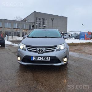 Pelēks Toyota Avensis 2015 Rēzekne, ar dzinēja tilpumu 2.00 L un nobraukumu 0 tūkst. km par 5650 €, foto 2 vietnē AUTOMOTO.COM.LV