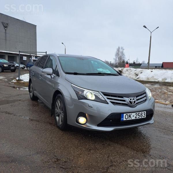 Grey Toyota Avensis 2015 in Rezekne, with an engine capacity of 2.00 L and mileage of 0 thousand km for 5650 €, photo 3 on AUTOMOTO.COM.LV
