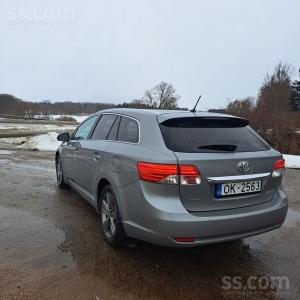 Pelēks Toyota Avensis 2015 Rēzekne, ar dzinēja tilpumu 2.00 L un nobraukumu 0 tūkst. km par 5650 €, foto 4 vietnē AUTOMOTO.COM.LV