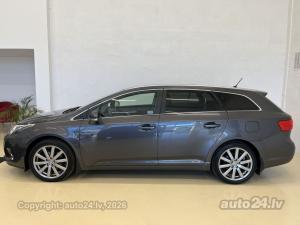 Pelēks Toyota Avensis 2015 Rakvere, ar dzinēja tilpumu 1.99 L un nobraukumu 141 tūkst. km par 11490 €, foto 2 vietnē AUTOMOTO.COM.LV