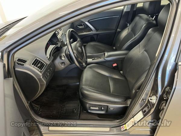 Grey Toyota Avensis 2015 in Rakvere, with an engine capacity of 1.99 L and mileage of 141 thousand km for 11490 €, photo 10 on AUTOMOTO.COM.LV