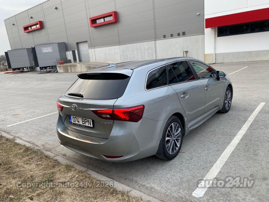 Grey Toyota Avensis 2015 in Tallinn, with an engine capacity of 1.80 L and mileage of 196 thousand km for 9900 €, photo 4 on AUTOMOTO.COM.LV
