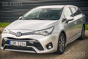 Серый Тойота Авенсис 2015 в Рига, объемом двигателя 1.60 л и пробегом 0 тыс. км за 4990 €, фото  на AUTOMOTO.COM.LV