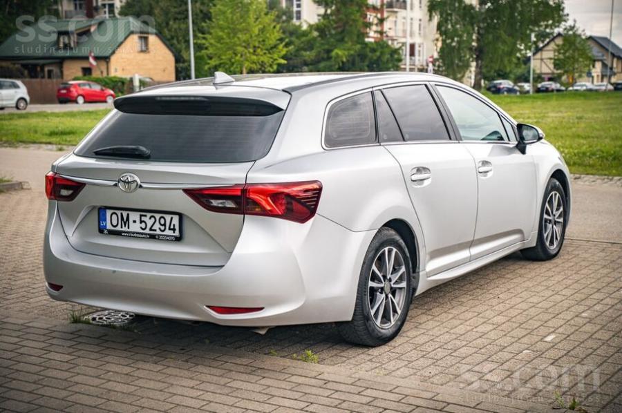 Grey Toyota Avensis 2015 in Riga, with an engine capacity of 1.60 L and mileage of 0 thousand km for 4990 €, photo 5 on AUTOMOTO.COM.LV