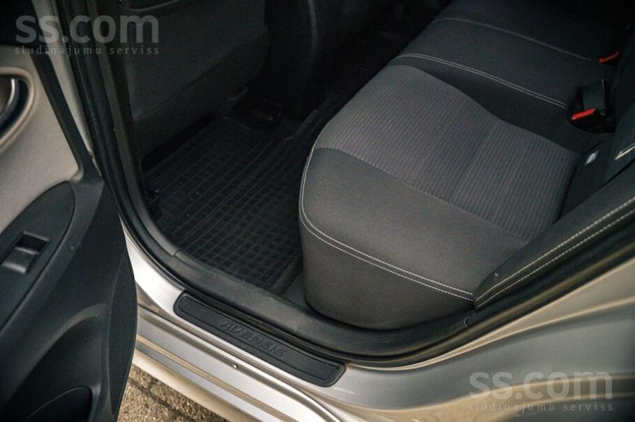 Grey Toyota Avensis 2015 in Riga, with an engine capacity of 1.60 L and mileage of 0 thousand km for 4990 €, photo 13 on AUTOMOTO.COM.LV