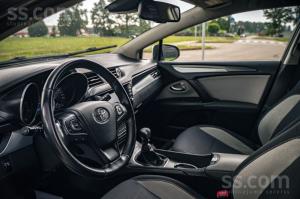 Grey Toyota Avensis 2015 in Riga, with an engine capacity of 1.60 L and mileage of 0 thousand km for 4990 €, photo 14 on AUTOMOTO.COM.LV