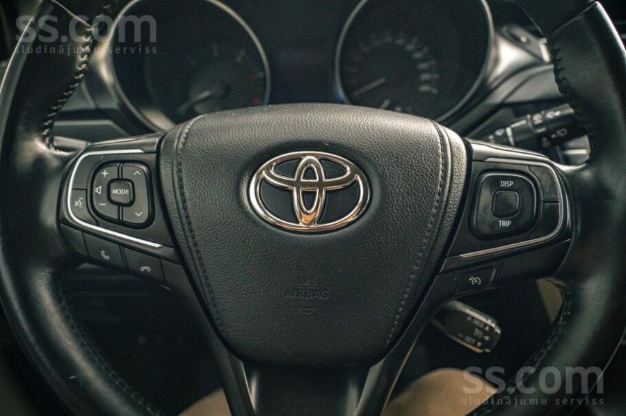 Grey Toyota Avensis 2015 in Riga, with an engine capacity of 1.60 L and mileage of 0 thousand km for 4990 €, photo 16 on AUTOMOTO.COM.LV