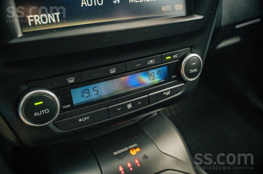 Grey Toyota Avensis 2015 in Riga, with an engine capacity of 1.60 L and mileage of 0 thousand km for 4990 €, photo 18 on AUTOMOTO.COM.LV