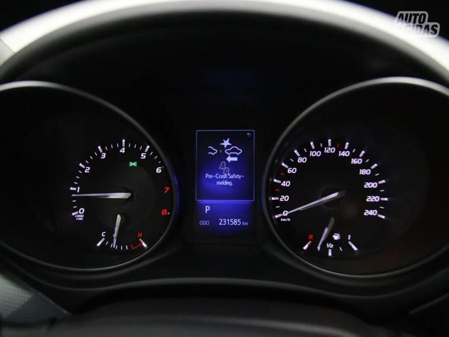 Серый Тойота Авенсис 2015 в Вильнюс, объемом двигателя 2.00 л и пробегом 232 тыс. км за 10499 €, фото 20 на AUTOMOTO.COM.LV