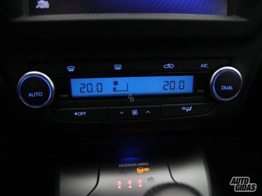 Серый Тойота Авенсис 2015 в Вильнюс, объемом двигателя 2.00 л и пробегом 232 тыс. км за 10499 €, фото 21 на AUTOMOTO.COM.LV