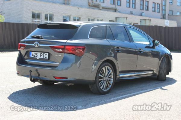 Pelēks Toyota Avensis 2015 Tallina, ar dzinēja tilpumu 2.00 L un nobraukumu 233 tūkst. km par 8500 €, foto 3 vietnē AUTOMOTO.COM.LV