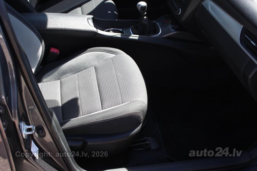 Серый Тойота Авенсис 2015 в Таллин, объемом двигателя 2.00 л и пробегом 233 тыс. км за 8500 €, фото 9 на AUTOMOTO.COM.LV