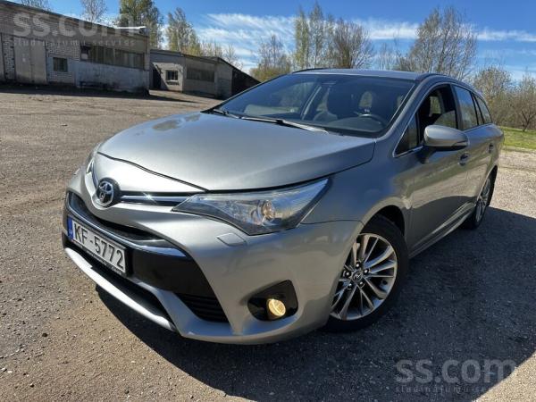 Pelēks Toyota Avensis 2015 Daugavpils, ar dzinēja tilpumu 2.00 L un nobraukumu 215 tūkst. km par 7500 €, foto 2 vietnē AUTOMOTO.COM.LV