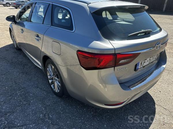 Pelēks Toyota Avensis 2015 Daugavpils, ar dzinēja tilpumu 2.00 L un nobraukumu 215 tūkst. km par 7500 €, foto 10 vietnē AUTOMOTO.COM.LV
