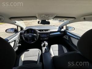 Серый Тойота Авенсис 2015 в Даугавпилс, объемом двигателя 2.00 л и пробегом 215 тыс. км за 7500 €, фото 17 на AUTOMOTO.COM.LV